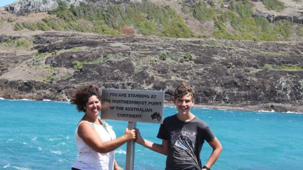 Crocodile cannibal caught on camera in 'horrifying' attack - BBC News