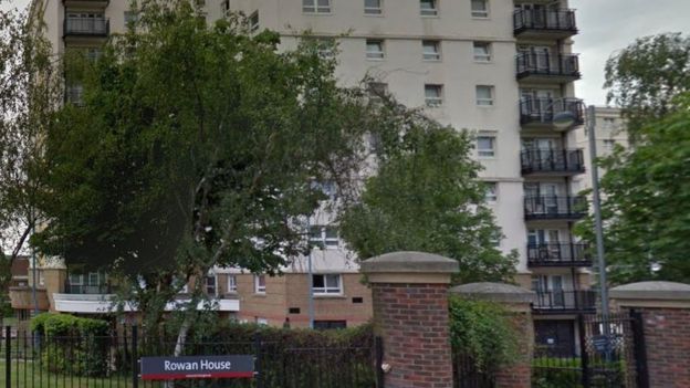 Man dies in fire at block of flats in Hartcliffe, Bristol - BBC News