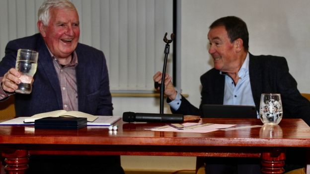 Diwrnod y Llyfr: Hoff lyfrau siopau Cymraeg - BBC Cymru Fyw