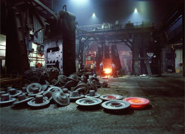 Photographs capture 'pivotal' decade in Sheffield's history - BBC News