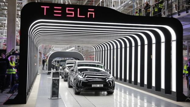 Tesla: Elon Musk opens delayed 'gigafactory' in Berlin - BBC News