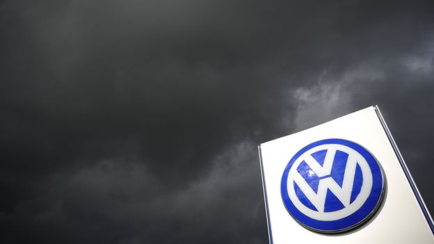 Ex Volkswagen executive jailed in US amid diesel scandal - BBC News