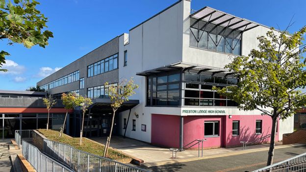 Which schools in Scotland have RAAC and why haven't they closed? - BBC News