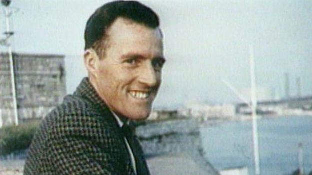 Lord Janner 'abused 12 at children's homes' - BBC News