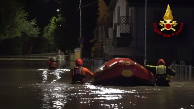 Italy: Floods and rain kill at least 10 overnight - officials - BBC News
