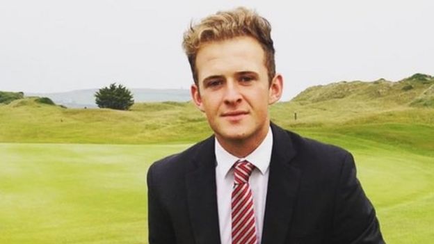 Cornish golfer Harry Hall breaks through to top rank - BBC News