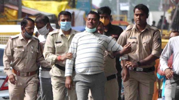 Jitender Maan Gogi: India gangster shot dead in Delhi court - BBC News