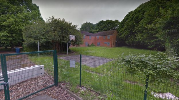 Oxford housing plan gets go-ahead despite parking fears - BBC News