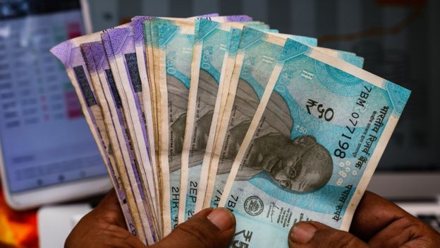 India's loan scams leave victims scared for their lives - BBC News
