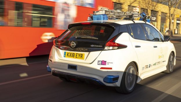 How robotaxis are dividing San Francisco - BBC News