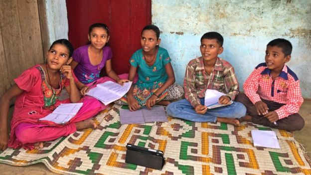 Indian pupils invent their own lessons - BBC News