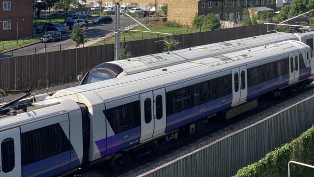 Elizabeth line: What is Crossrail and when does it open? - BBC News