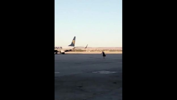 Man arrested after running across runway to catch flight - MyJoyOnline