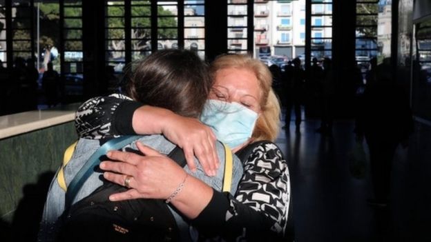 Coronavirus: Far-right Rome protest turns briefly violent - BBC News