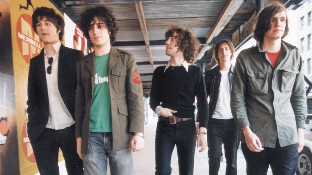 The Strokes' Is This It at 20: Nudes, booze and 9/11 - BBC News