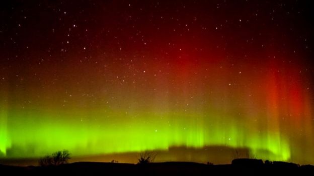 In Pictures: Northern Lights seen over Scotland - BBC News