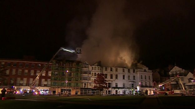 Exeter fire: Royal Clarence Hotel collapses in blaze - BBC News