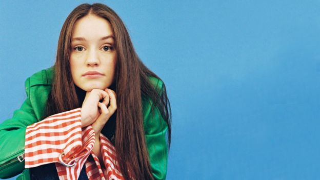 Sigrid: Approaching pop from left-of-centre - BBC News