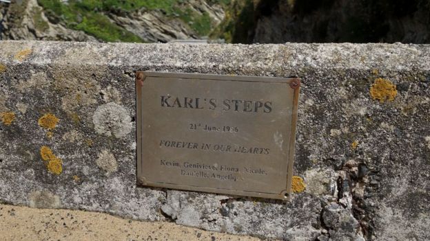 Karl Edwards: The 'bronzed Aussie' who knew life was for living - BBC News