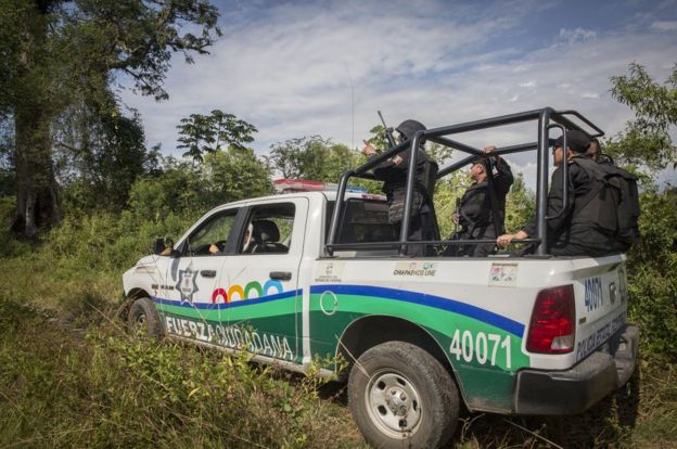 Call of duty: One woman's life in Mexico's border force - BBC News