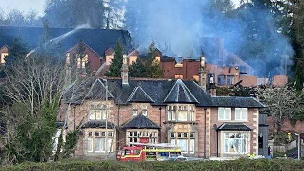 Clachnaharry fire: Six crews at scene of Inverness blaze - BBC News