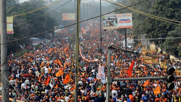 Ayodhya: Thousands rally in Delhi over disputed religious site - BBC News