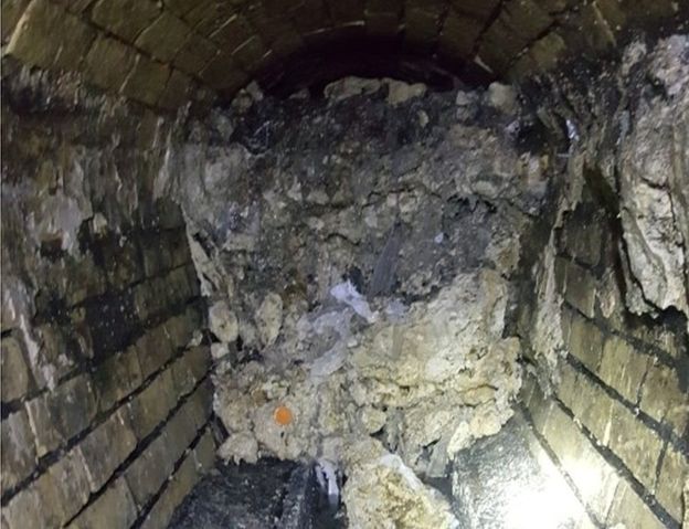 Belgravia fatberg: 'Disgusting' mass cleared from sewer - BBC News