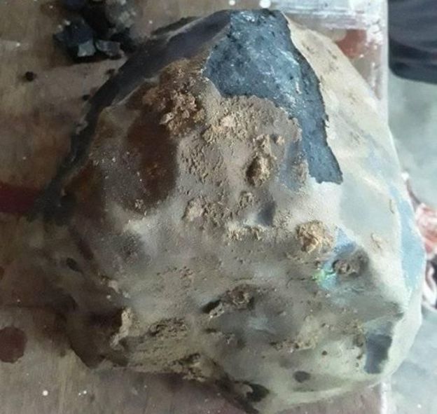 The Indonesian meteorite which didn't sell for $1.8m - BBC News