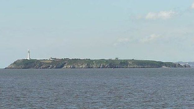 Roll-up solar panels power Flat Holm island - BBC News