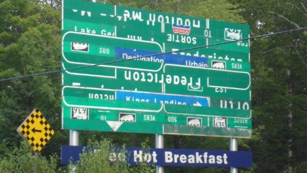 Is this road sign in Canada the world's most confusing? - BBC News