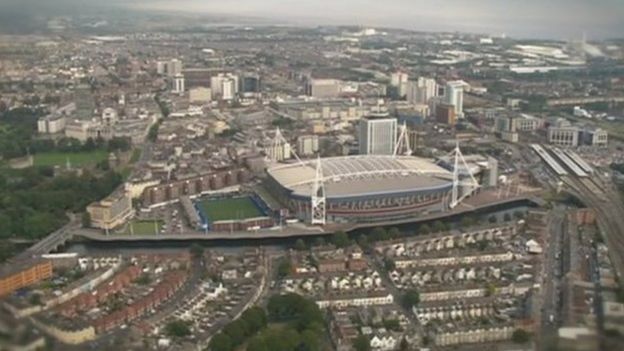 Rugby World Cup: Giant ball 'crashes' into Cardiff Castle - BBC News