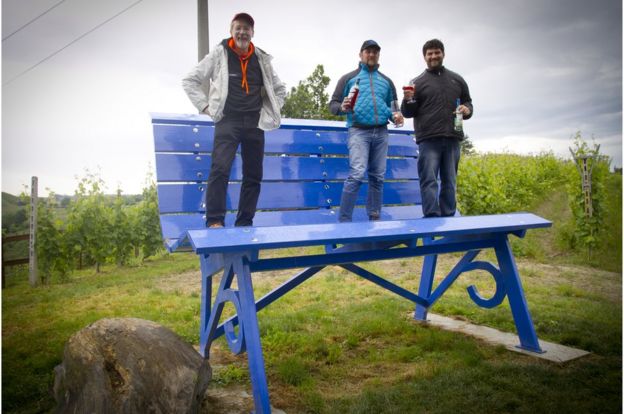 The giant benches that make adults feel like children - BBC News