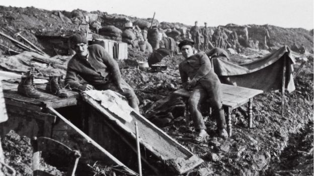 Rare photos show life in Maryhill Barracks during WW1 - BBC News