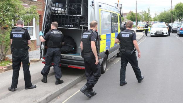 Sam Caulfield named as Crawley stabbing death victim - BBC News