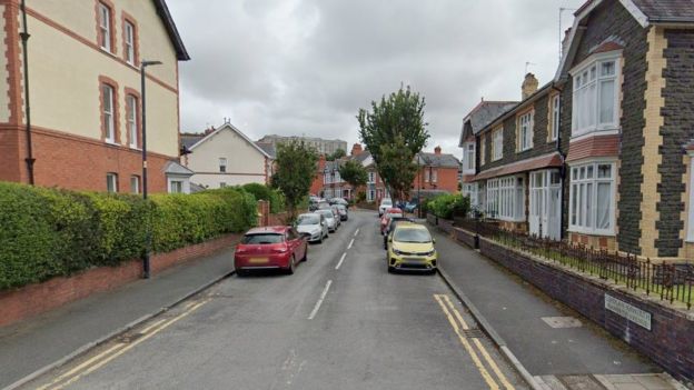 Aberystwyth: Ymchwiliad i nodyn yn sarhau pobl o Birmingham - BBC Cymru Fyw