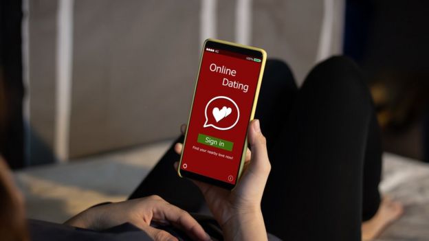 The tricks scammers use to steal your money - BBC News