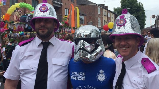 BBC.Julie Barnes-Frank: Tributes to police LGBT 'trailblazer' - UK ...