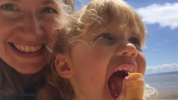 'I was made redundant when I was on maternity leave' - BBC News