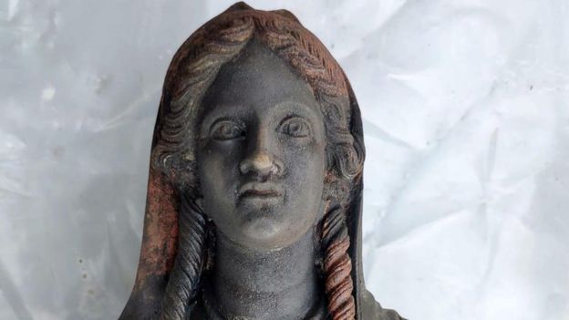 Ancient Rome: Stunningly preserved bronze statues found in Italy - BBC News