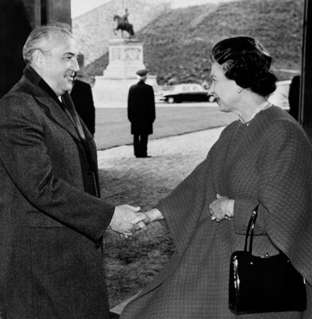 In pictures: The life of ex-Soviet leader Mikhail Gorbachev - BBC News