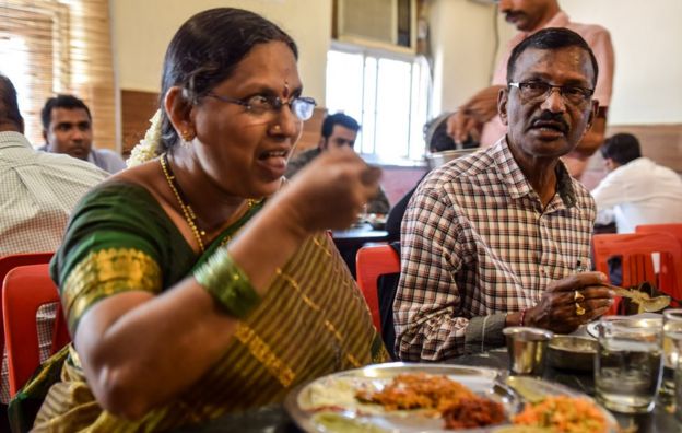 The restaurant that has a city eating out of its hands - BBC News