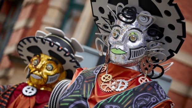 Manchester Day: Parade returns after two-year absence - BBC News