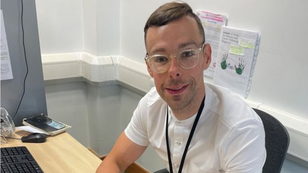 Autism: Employers ignorant about disability - autistic man - BBC News