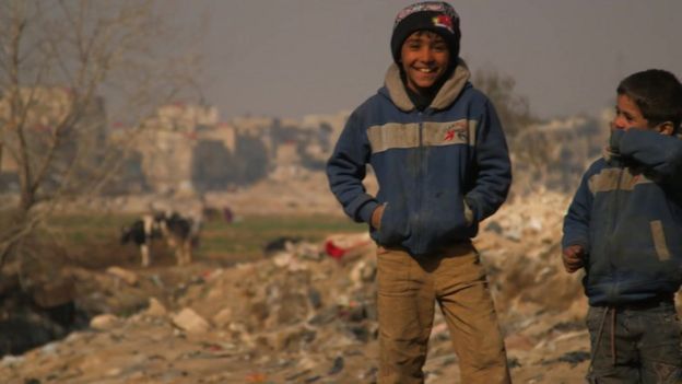 Syria conflict: Internally displaced struggle to survive - BBC News