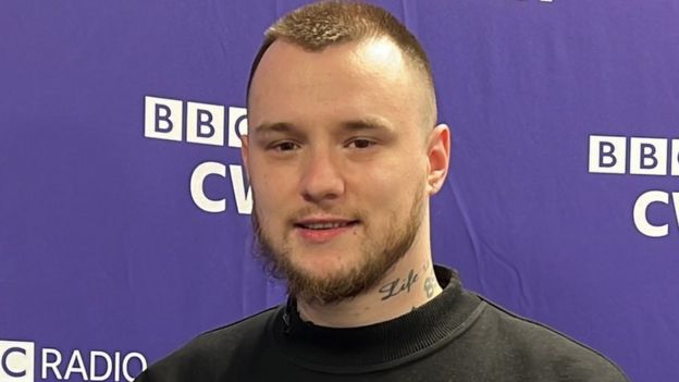 Tourette's syndrome: 'It's not just swearing and outbursts' - BBC News