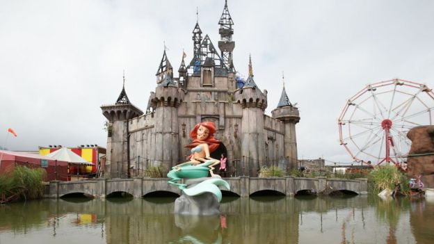 Banksy Dismaland best pictures from Weston-super-Mare - BBC Newsround