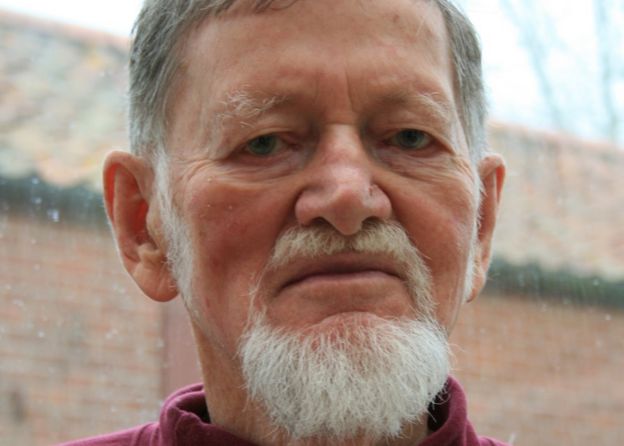 Stig of the Dump author Clive King dies aged 94 - BBC News