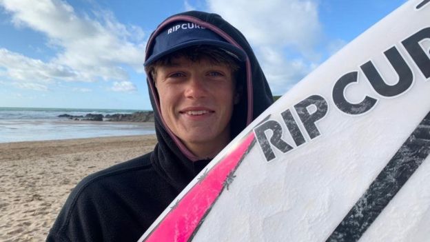 UK teenager becomes best young surfer in the world! - BBC Newsround