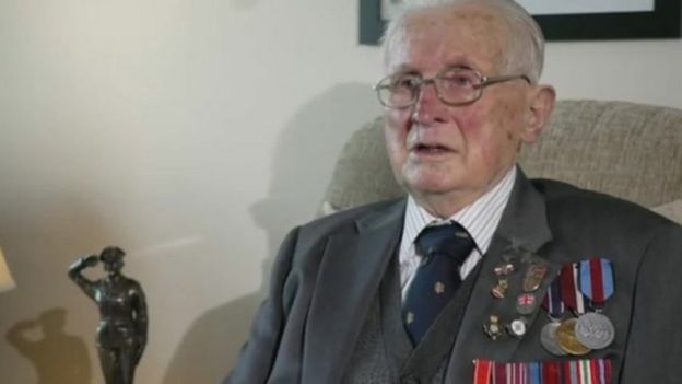 Colonel Otton Hulacki: Polish WW2 veteran dies aged 101 - BBC News