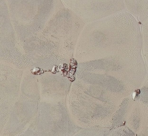 New Horizons: Pluto displays rippling terrain - BBC News